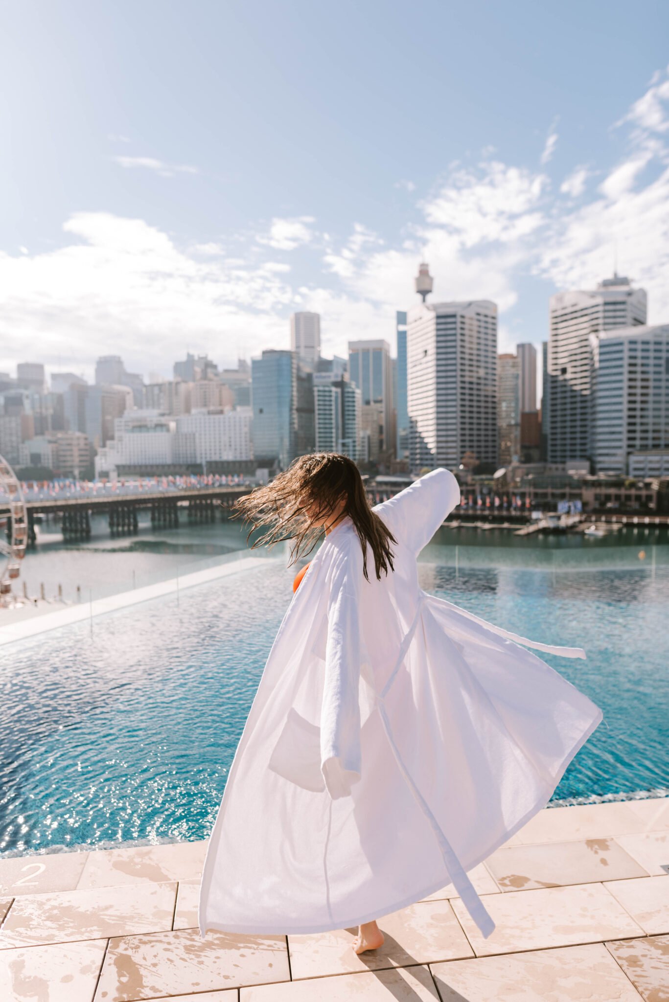 22 Unique Posing Ideas to Stand Out on Social Media